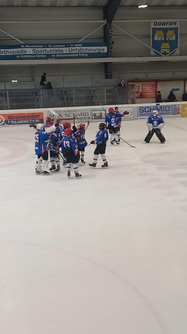 U17 zeigt Kampfgeist und sichert sich Last Minute Sieg | ESC Dorfen